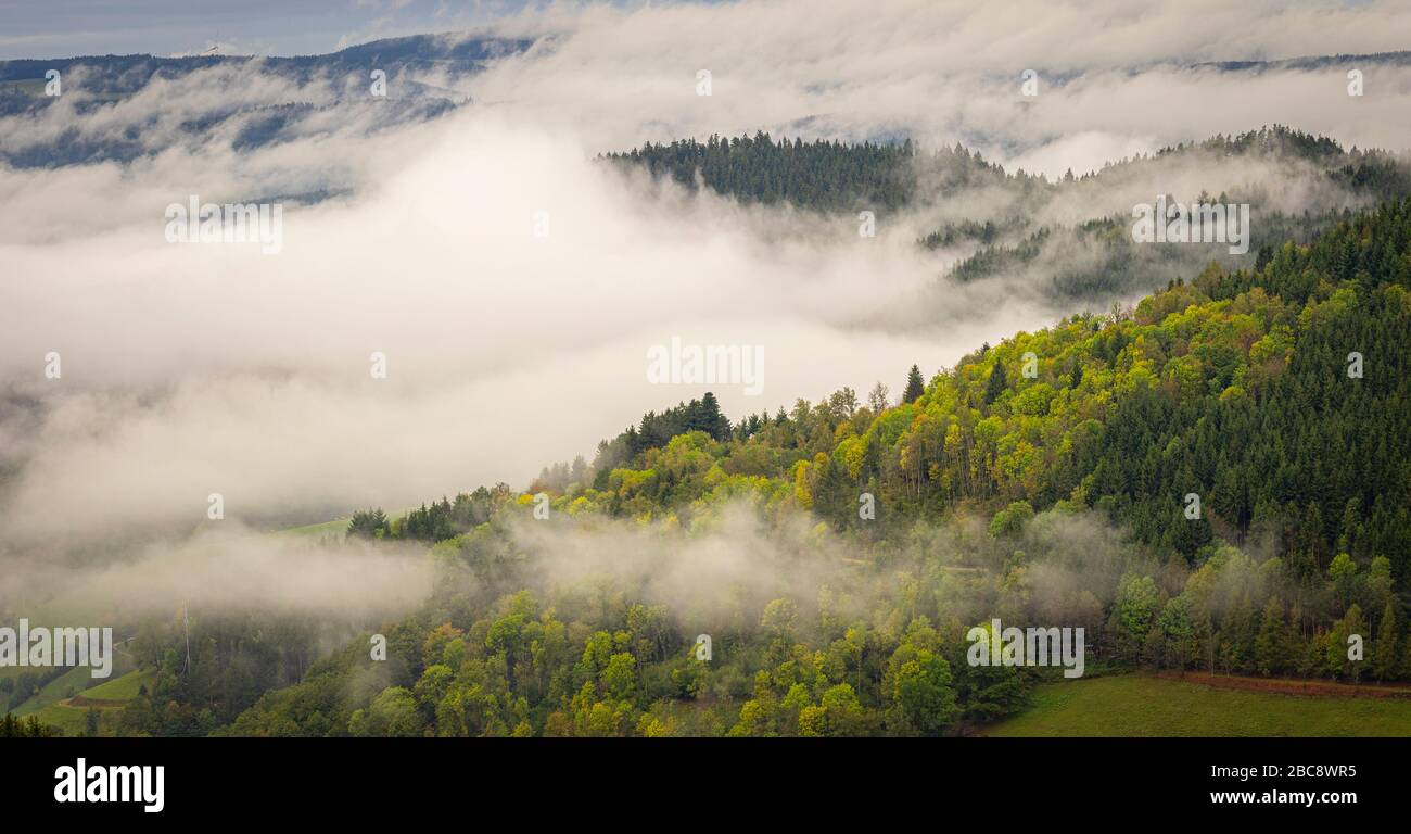 Hiking on the second valley trail Stock Photo - Alamy