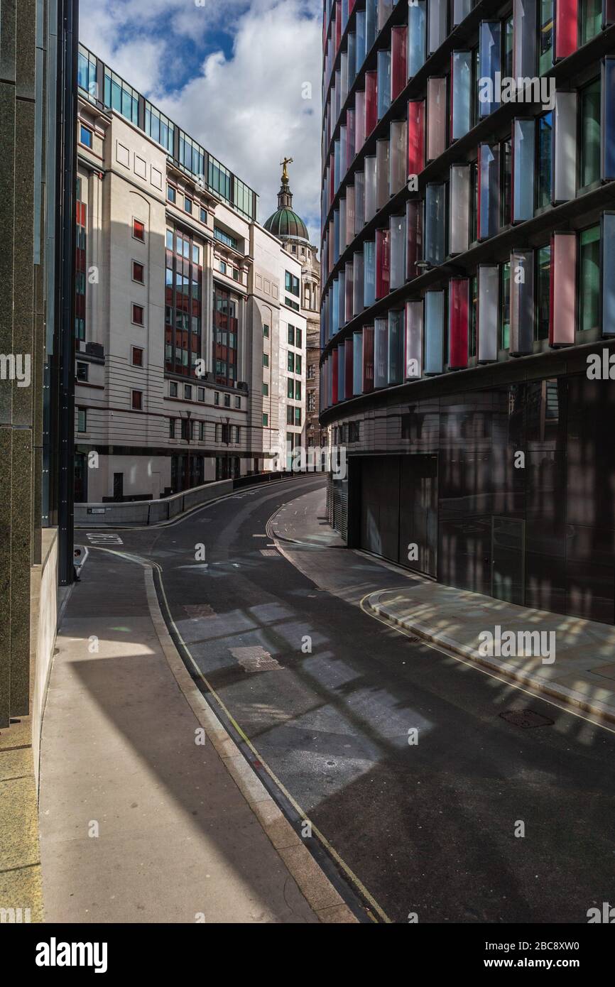 A deserted street in central London during the coronavirus pandemic ...