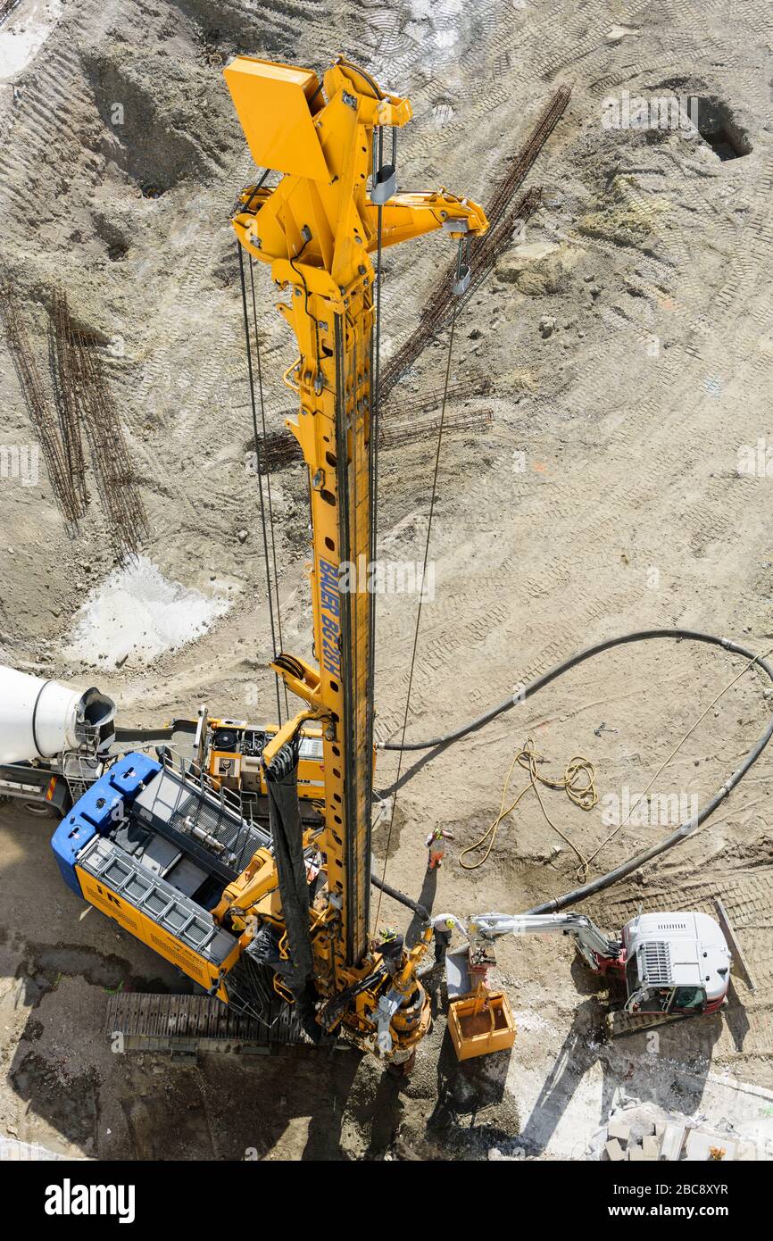 Continuous flight auger pile drilling machine hi-res stock photography ...