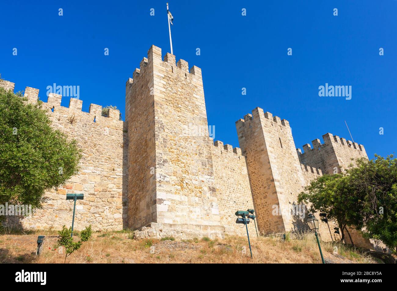 George castle lisbon hi-res stock photography and images - Alamy