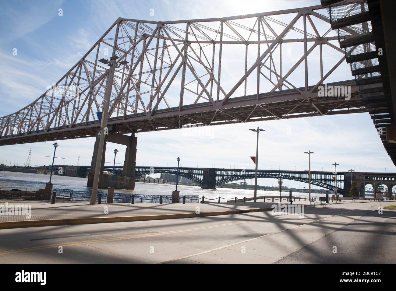 Martin luther king bridge st louis hi-res stock photography and images ...