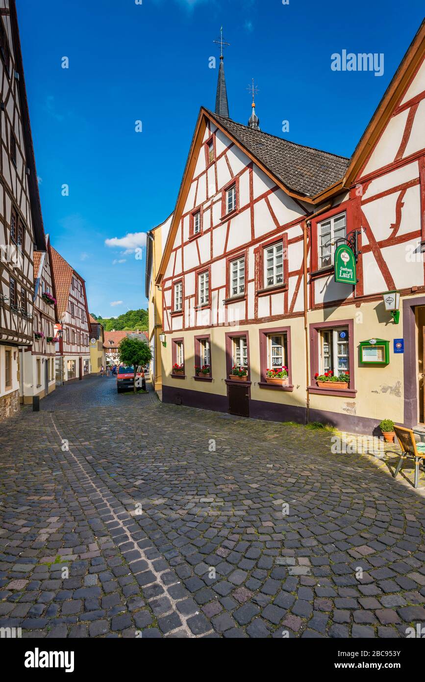Obergasse / Klenkertor in the historic old town of Meisenheim am Glan ...