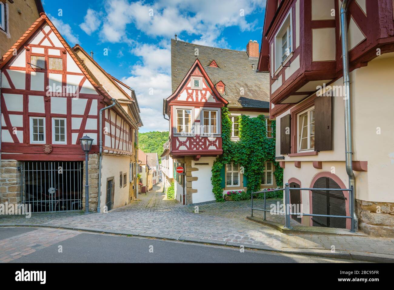 Historic old town of Meisenheim am Glan, half-timbered manor house in Hammelsgasse, well ...