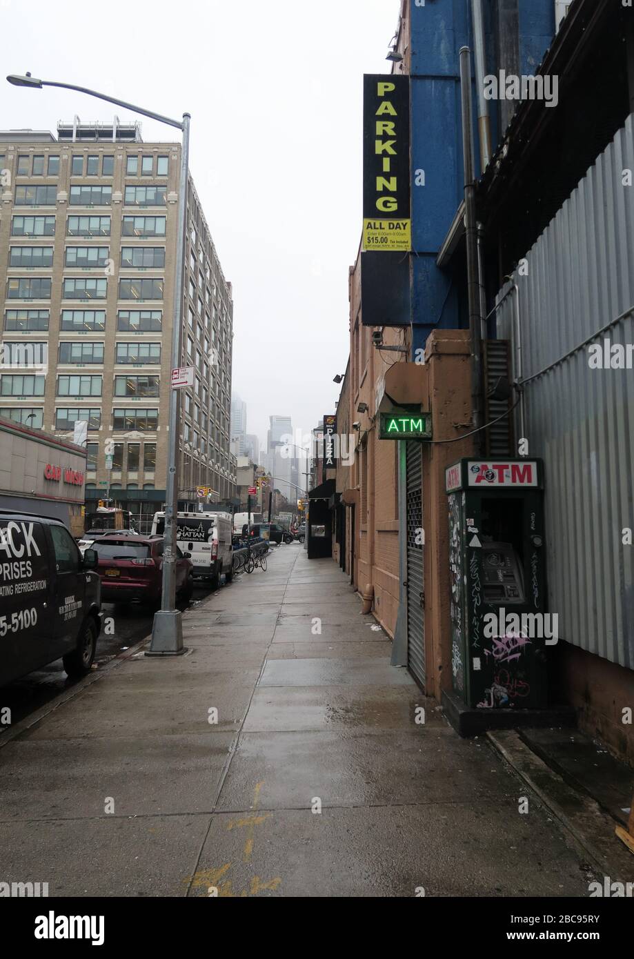 New York ATM in a menacing location Stock Photo - Alamy