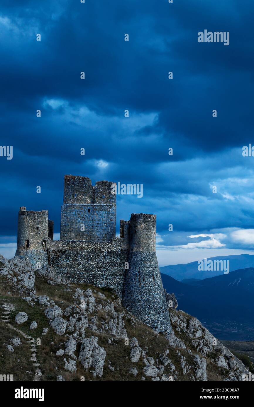 amazing rocca calascio castle view in abruzzo mountains Stock Photo - Alamy