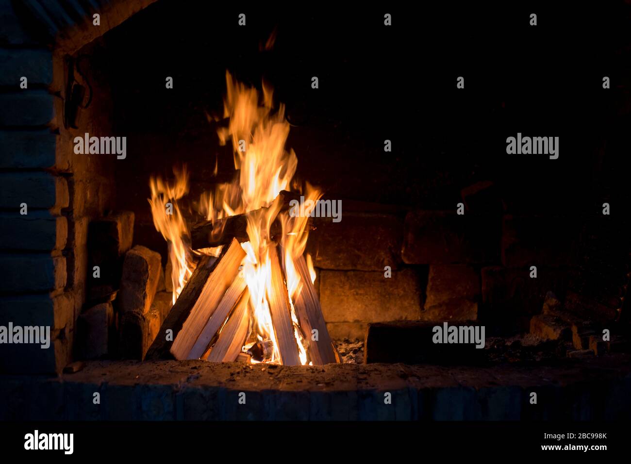 fireplace fire retro barbecue night backyard Stock Photo - Alamy