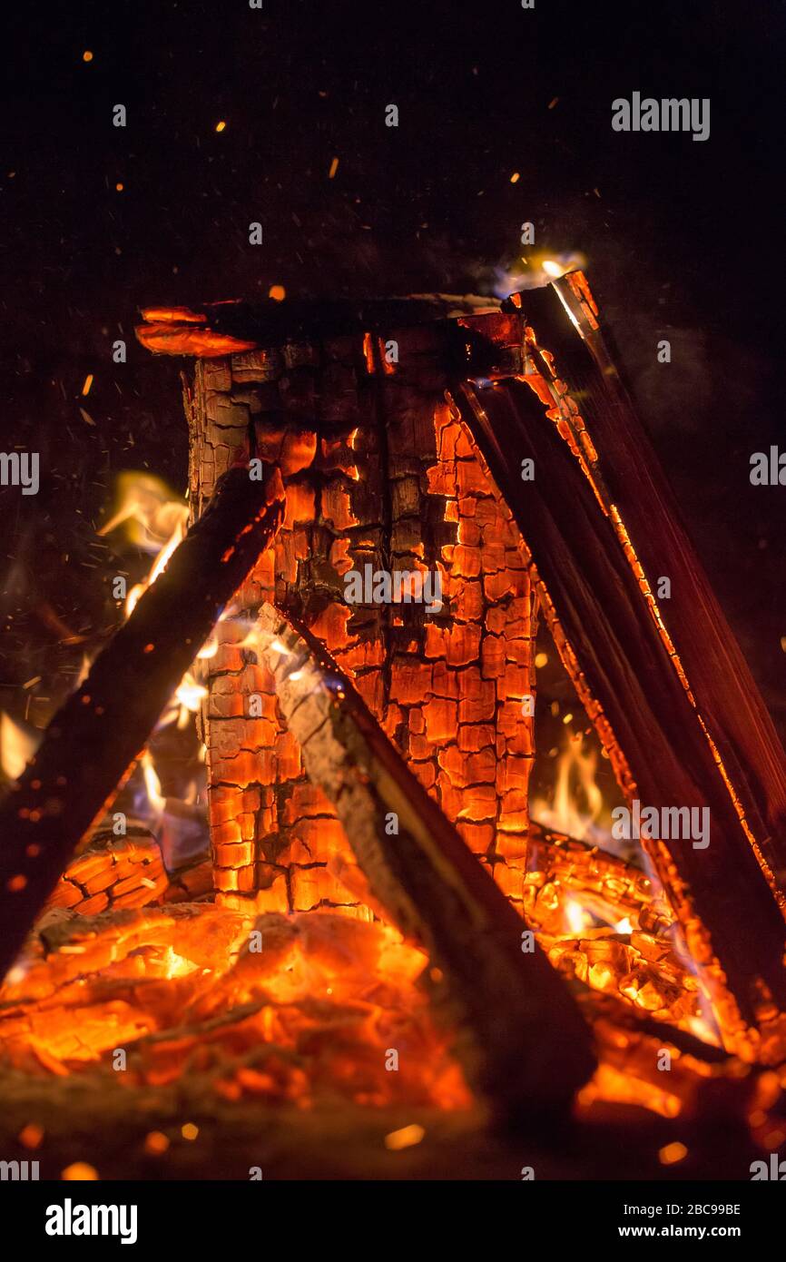 Backyard camping night hi-res stock photography and images - Alamy