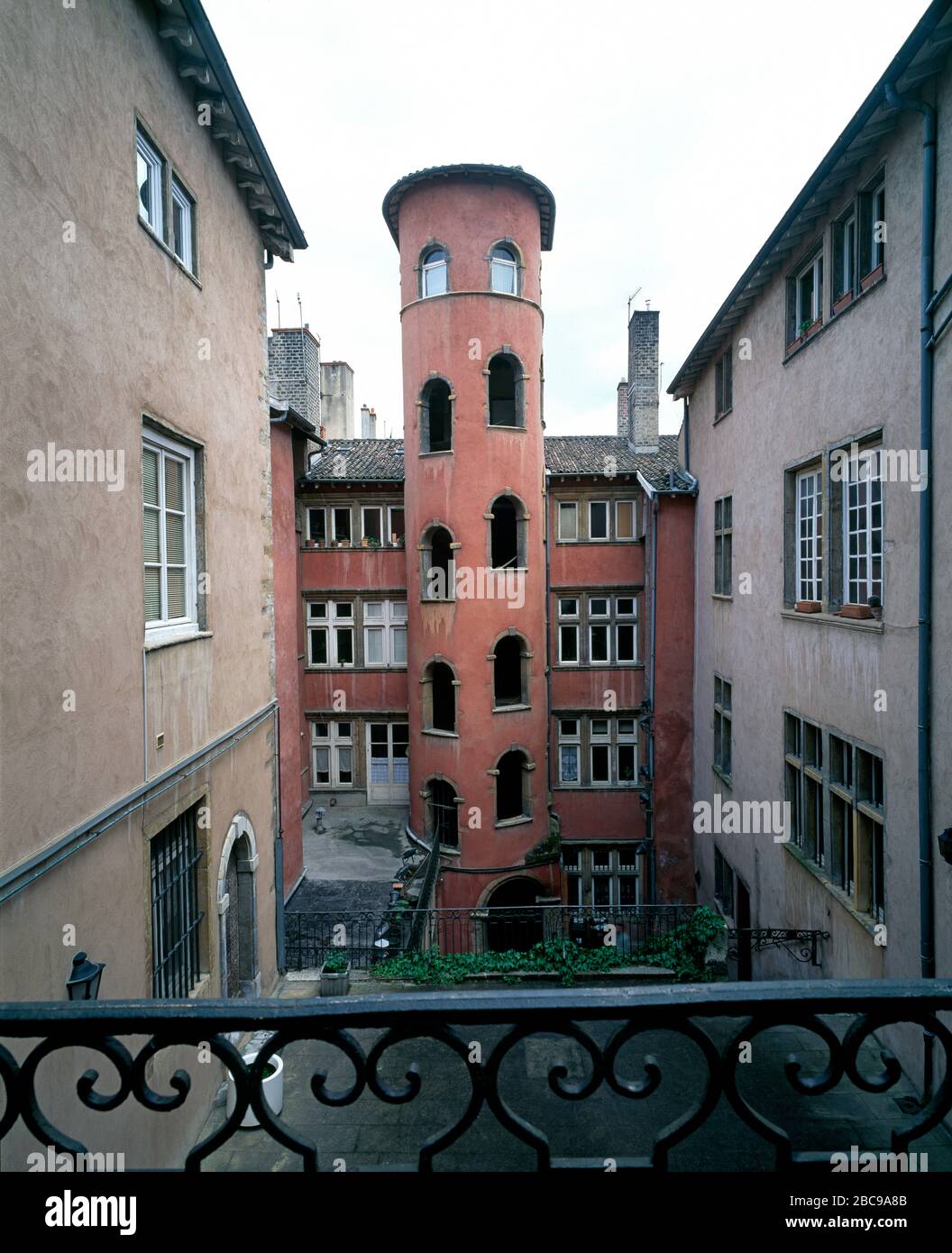 Staircase in lyon hi-res stock photography and images - Alamy