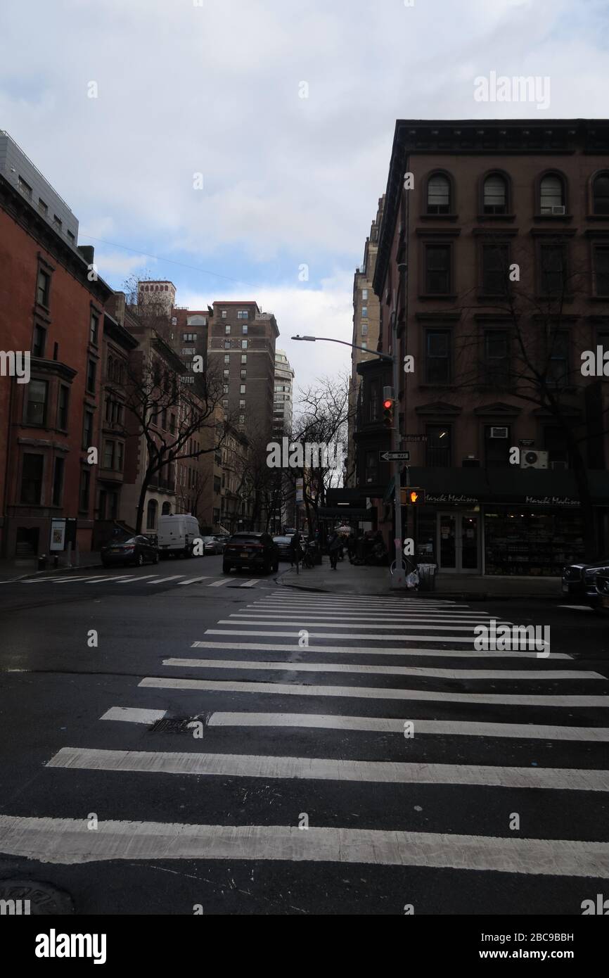 Cross-walk, 5th Avenue, New York City Stock Photo - Alamy