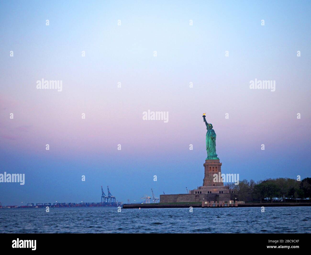 Statue of Liberty at dawn, New Jersey, USA Stock Photo - Alamy