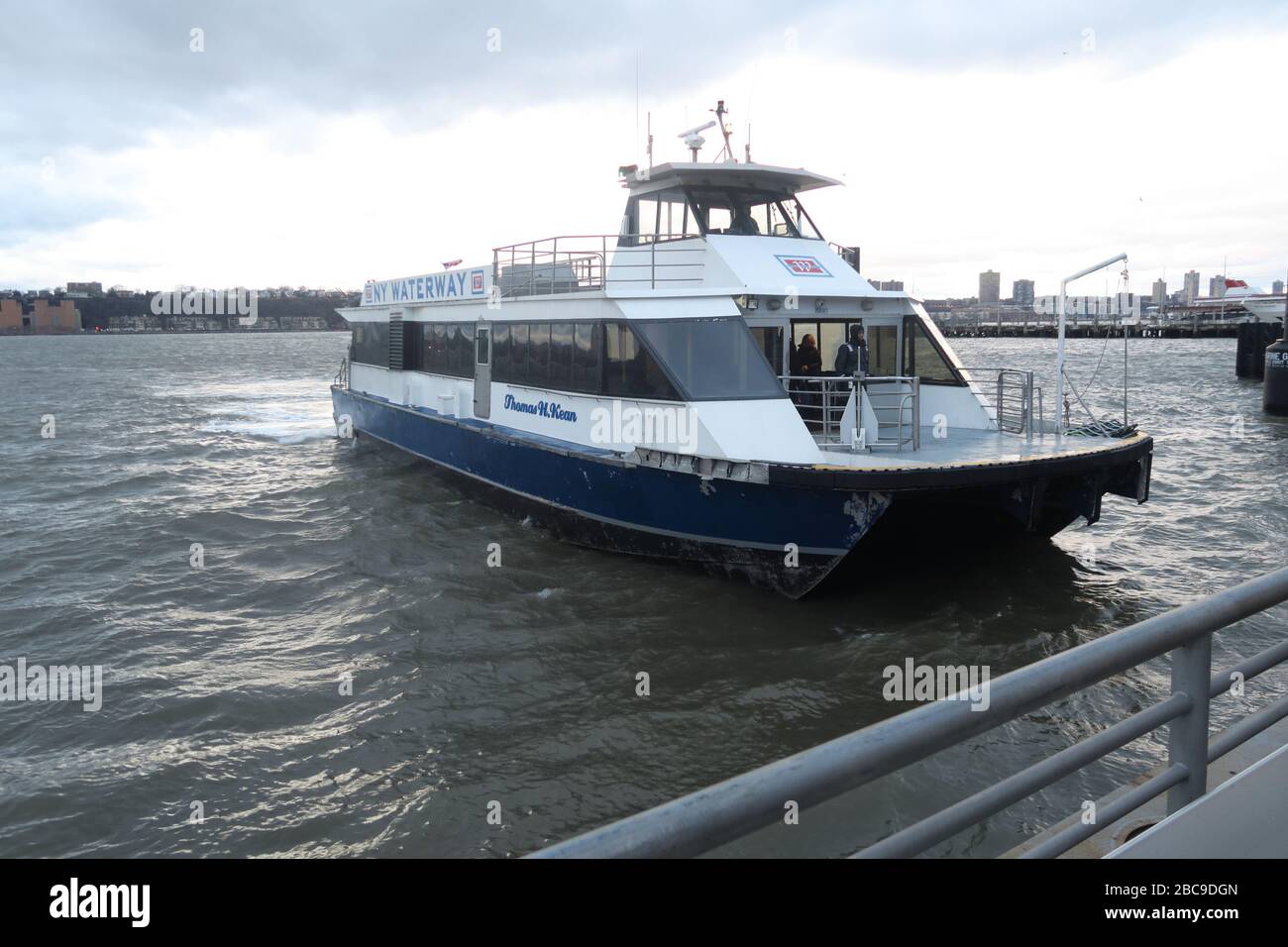 Ferry arriving at the West 39th Street Ferry Terminal, Manhattan, New ...