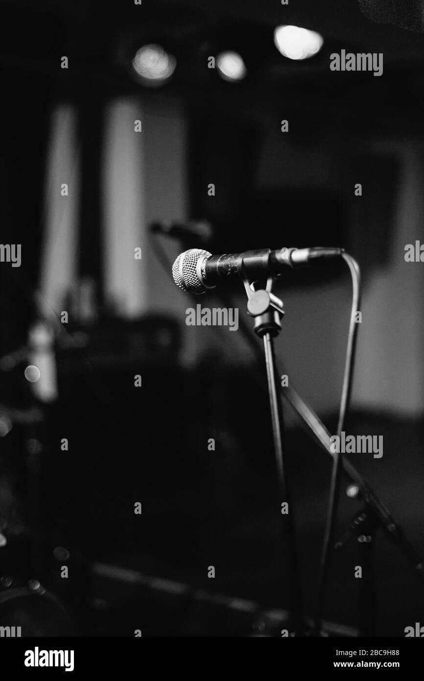 Recording studio, microphone Stock Photo - Alamy