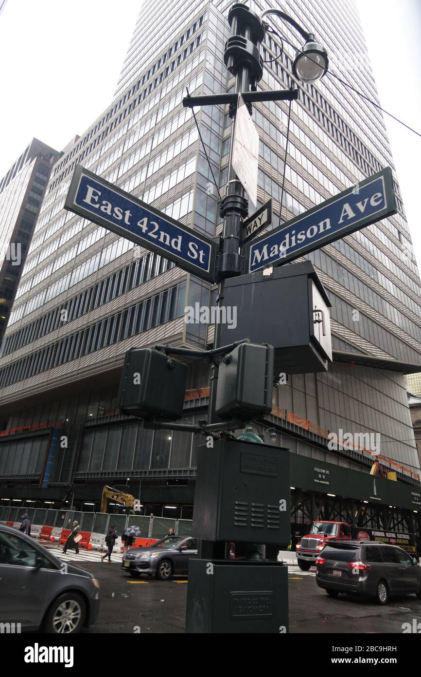 42nd street and madison avenue hi-res stock photography and images - Alamy