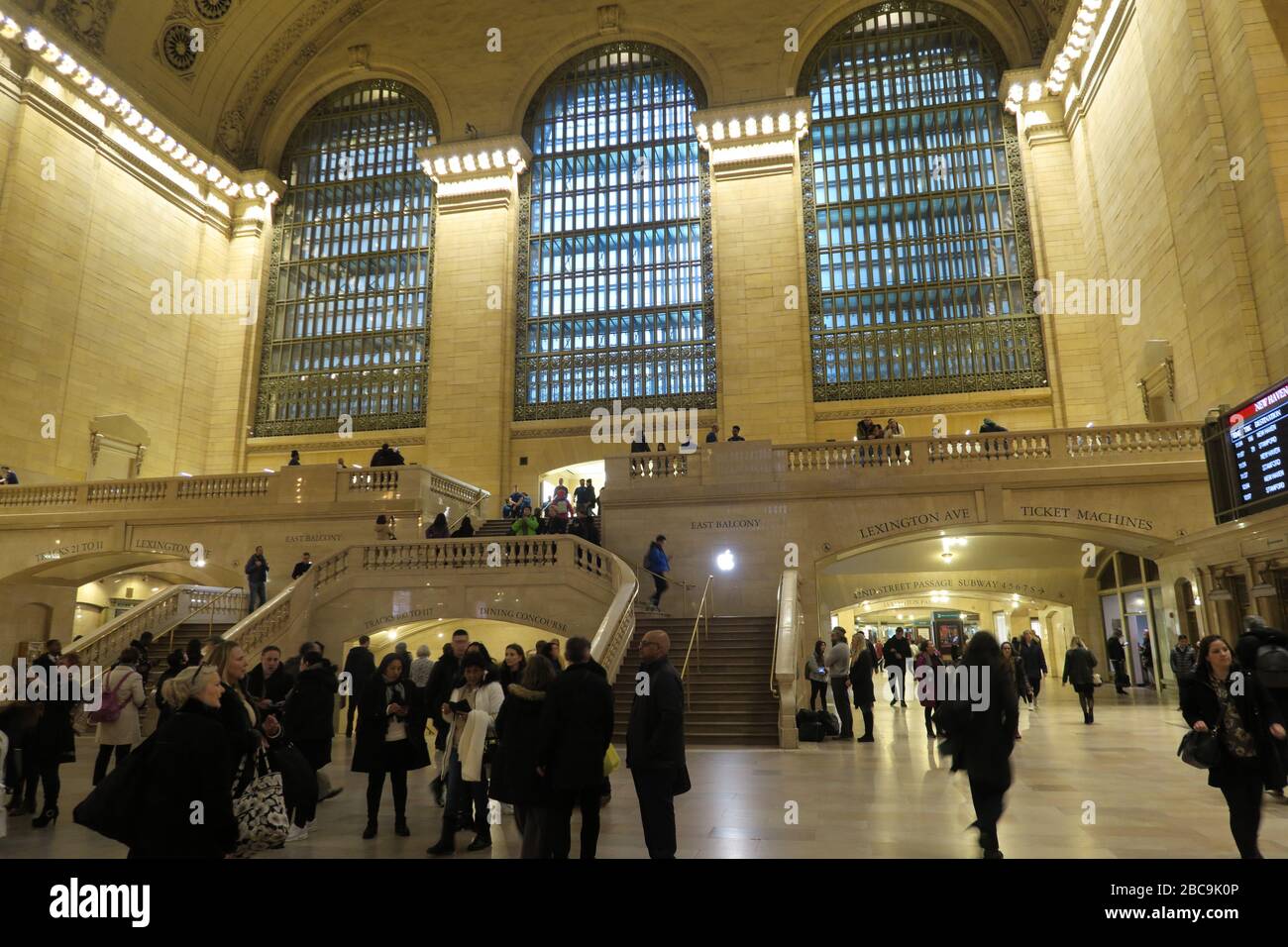 Main Concourse inside Grand Central Terminal, Manhattan, with many ...
