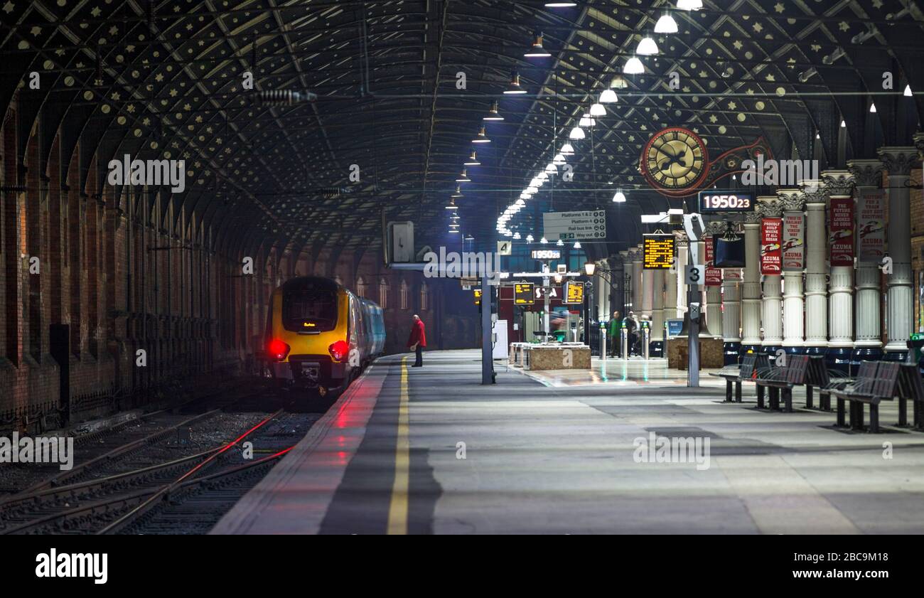 Darlington railway station hi-res stock photography and images - Alamy