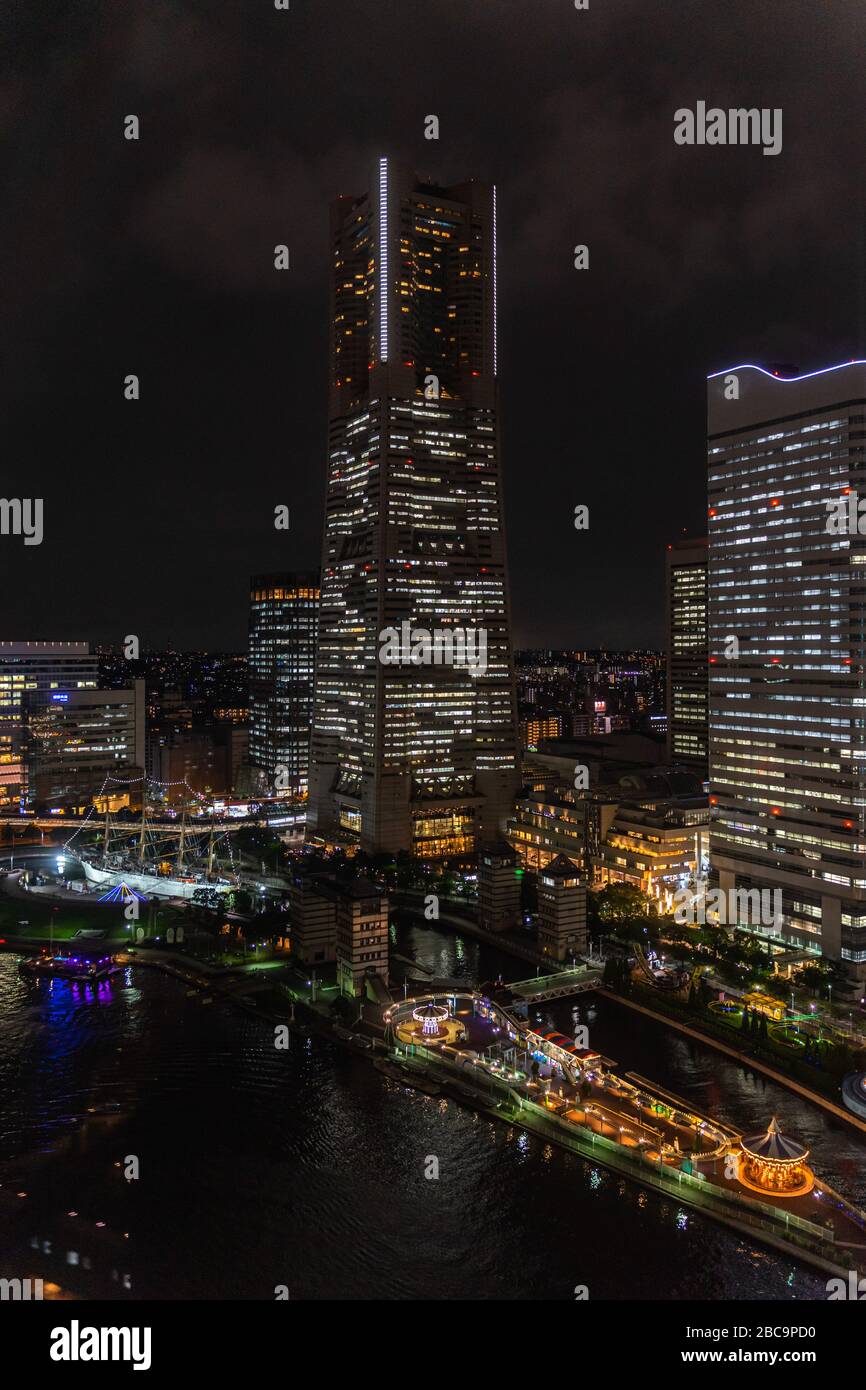 Night view of Yokohama Landmark Tower from Cosmo Clock 21 ferris wheel ...