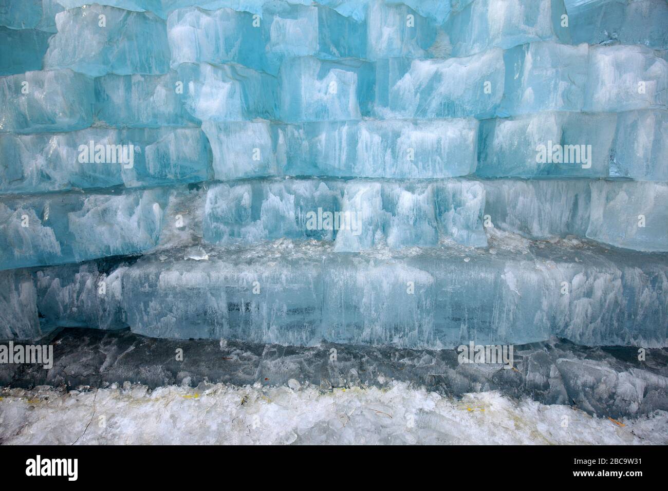 Ice cubes piled up, close-up Stock Photo - Alamy