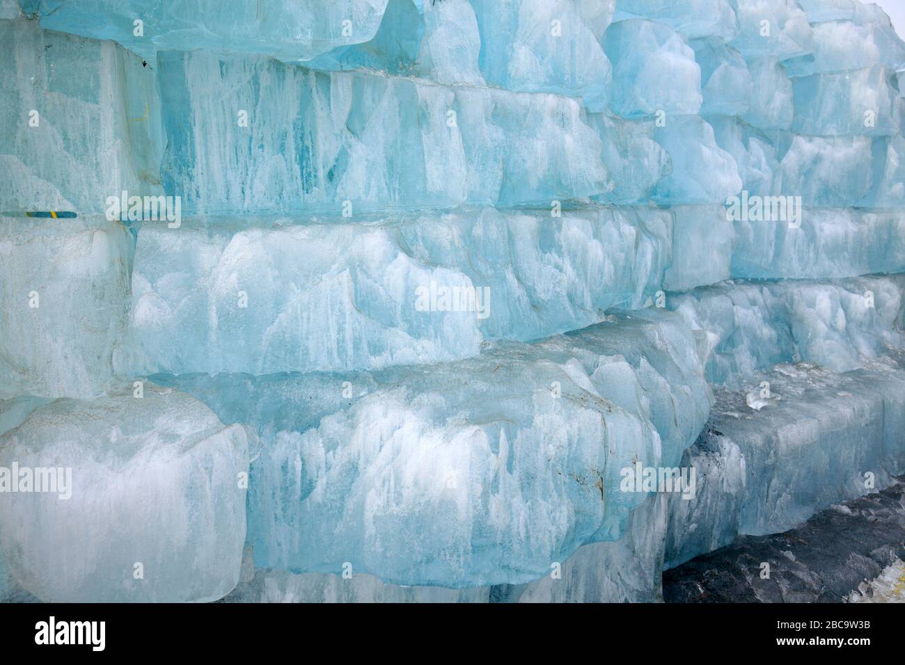 Ice cubes piled up, close-up Stock Photo - Alamy