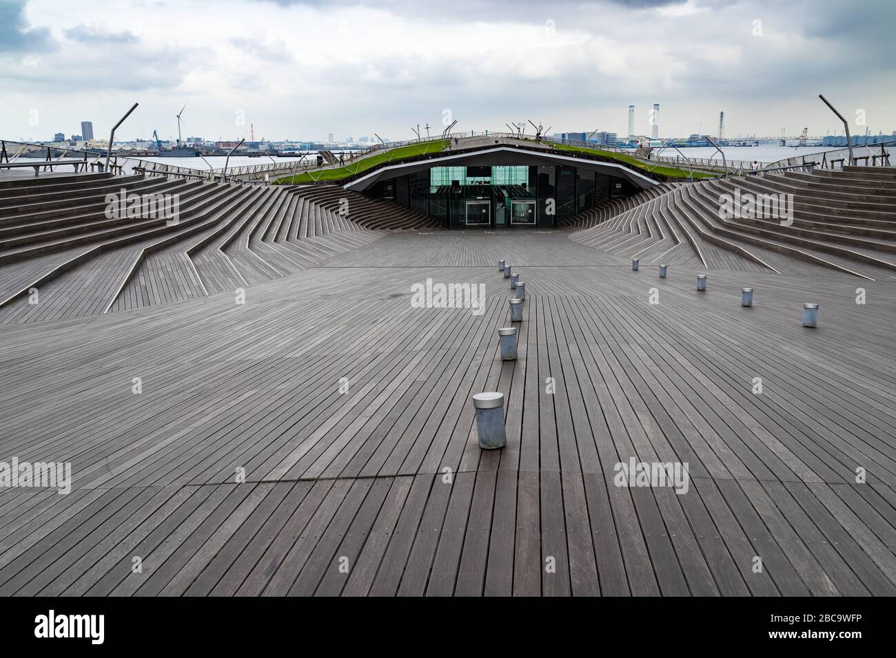 Yokohama international port terminal hi-res stock photography and ...