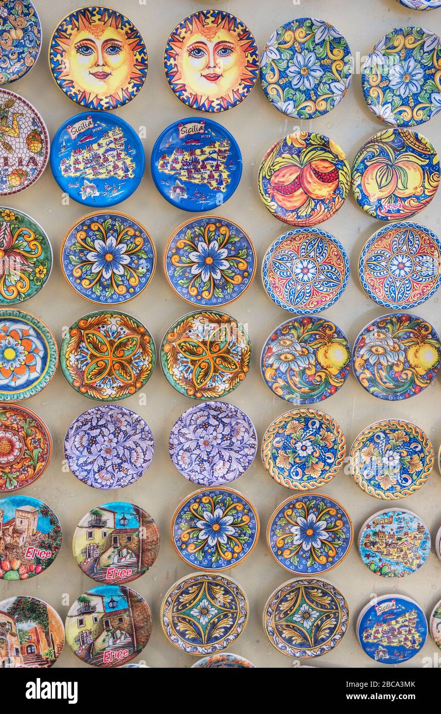 Hand painted souvenir plates hi-res stock photography and images - Alamy