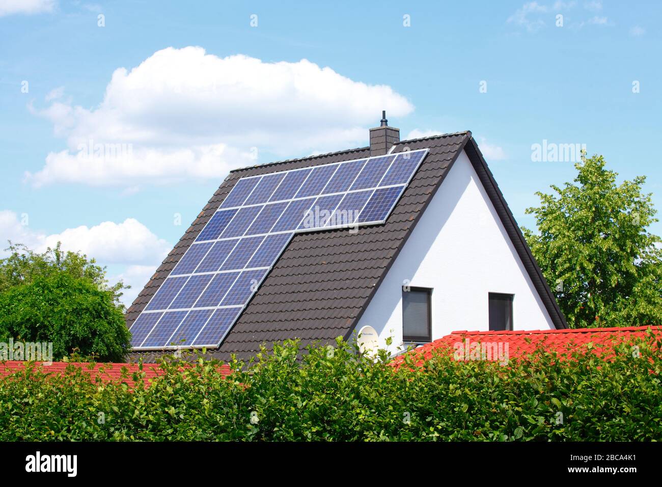 Green solar building plants hi-res stock photography and images - Alamy