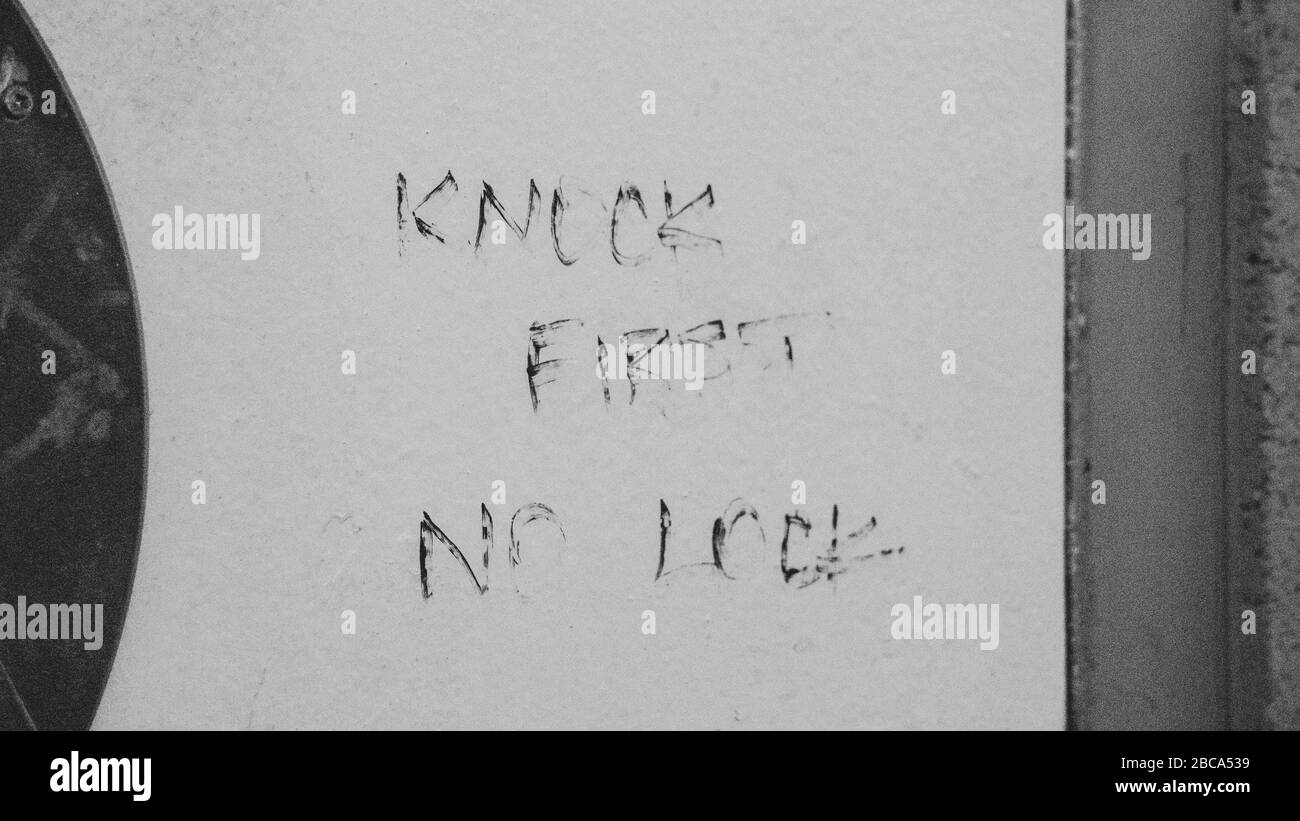 Knock First, No lock Sign Stock Photo - Alamy