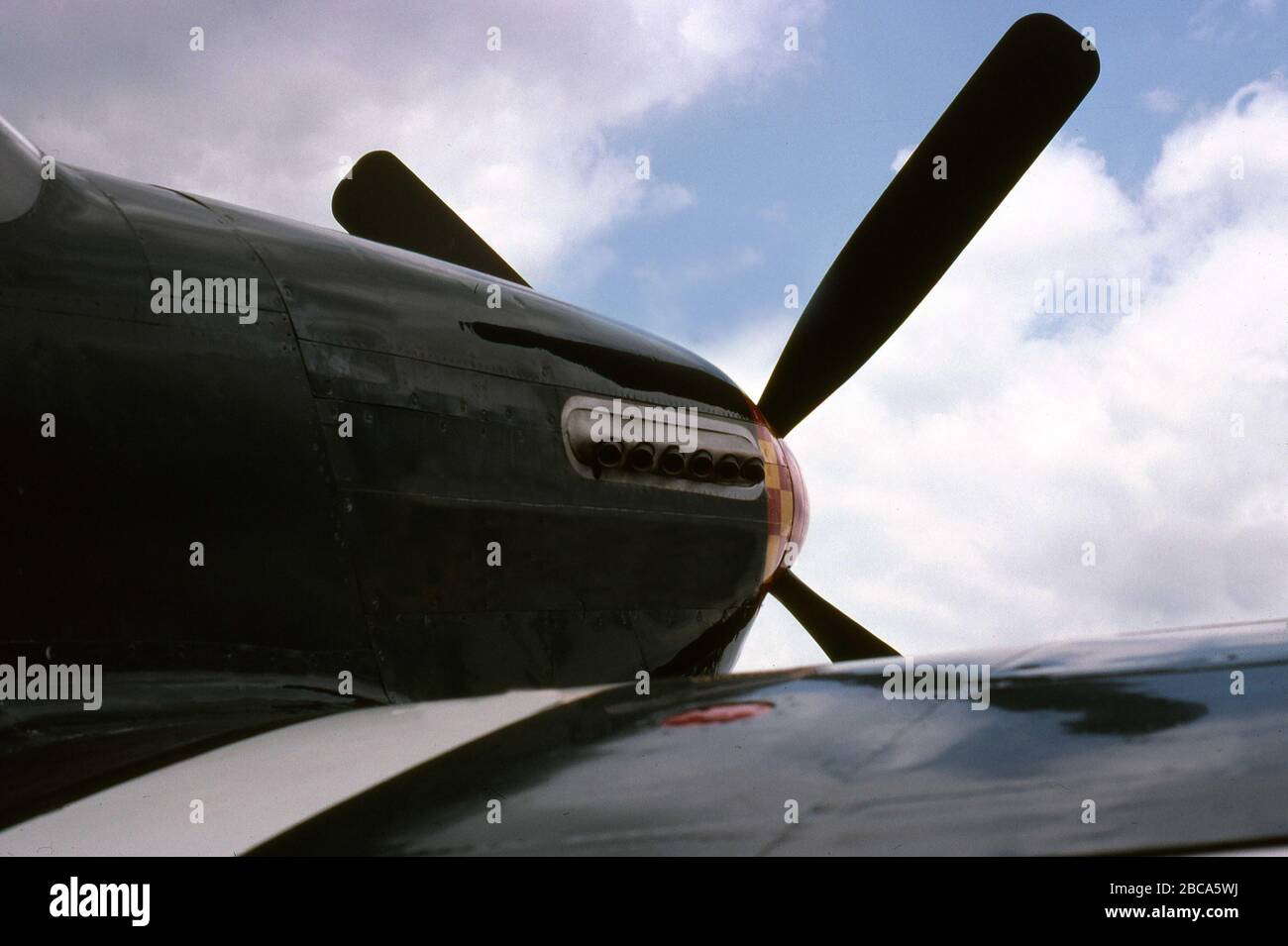 Side view of wwii plane hi-res stock photography and images - Alamy