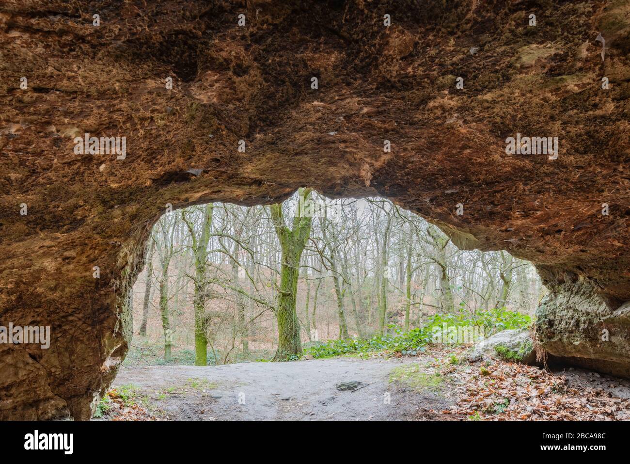 Grit pathway hi-res stock photography and images - Alamy