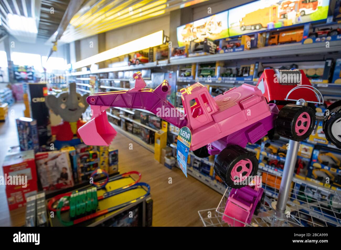 Toy store empty shelves hi-res stock photography and images - Alamy