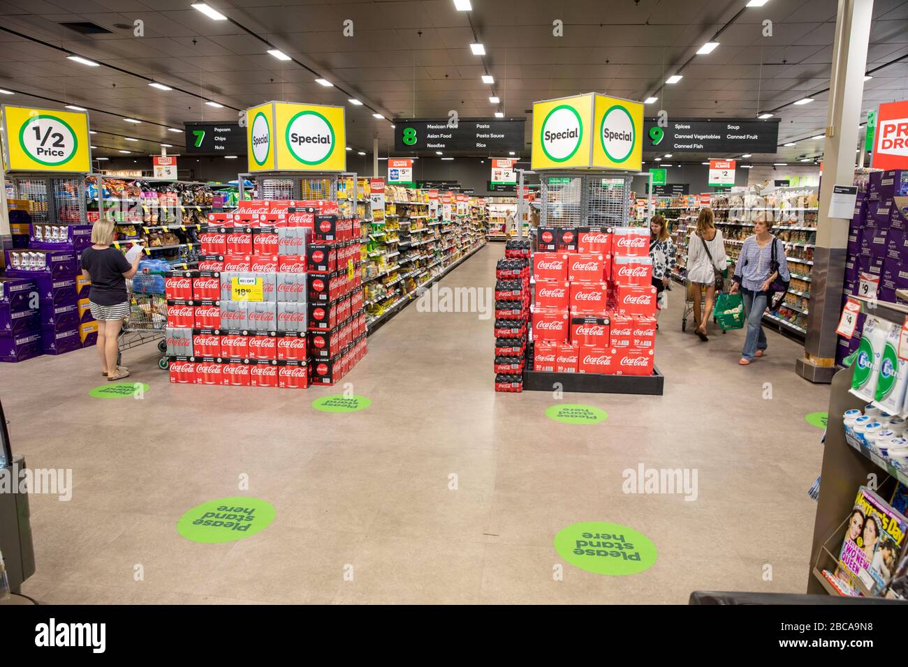 Queueing markers hi-res stock photography and images - Alamy