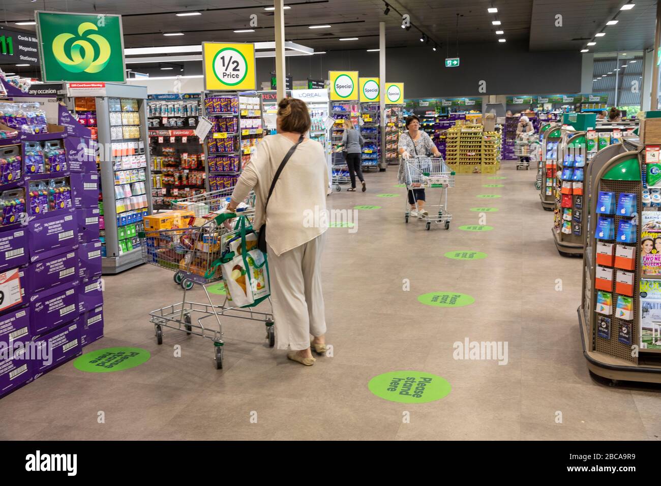 Queueing markers hi-res stock photography and images - Alamy