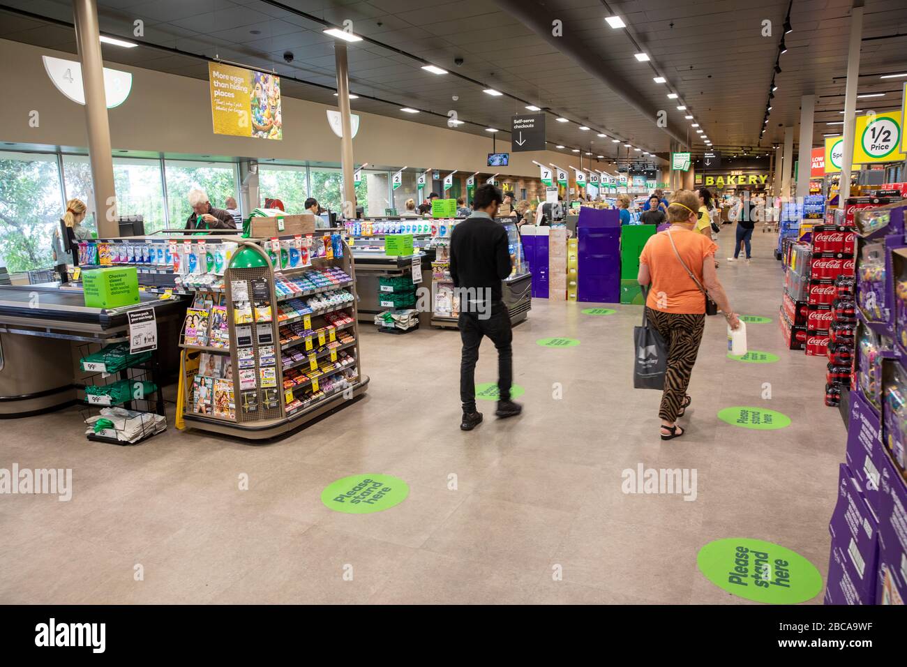 Queueing markers hi-res stock photography and images - Alamy