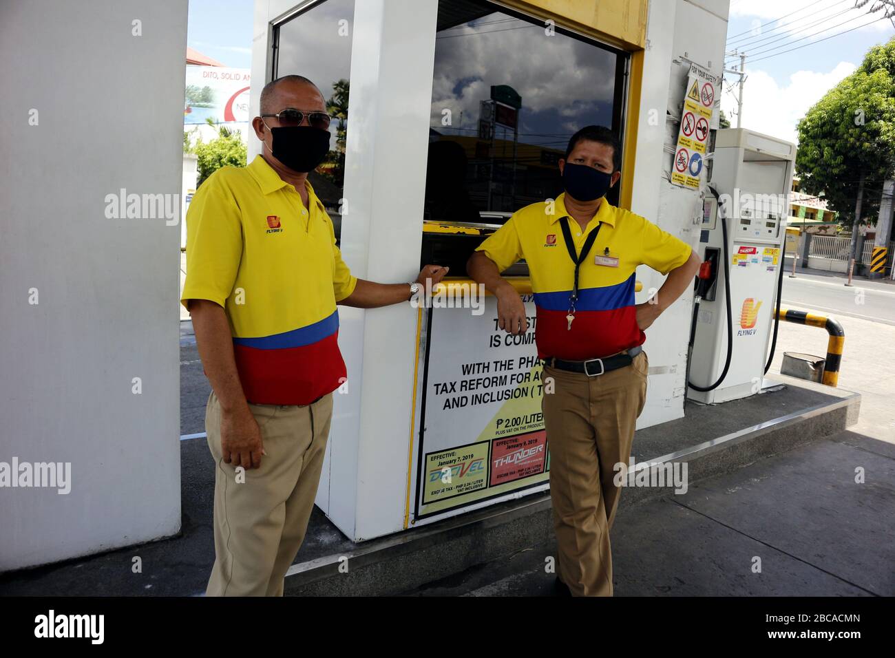 Filipino gas station hi-res stock photography and images - Alamy