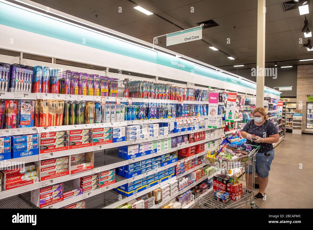 Supermarket toothpaste hi-res stock photography and images - Alamy