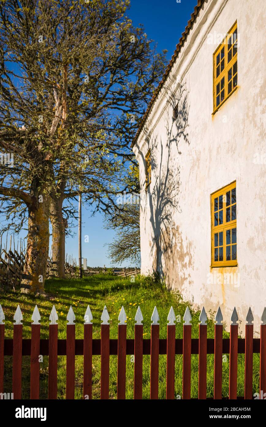 18th century farm house hi-res stock photography and images - Alamy
