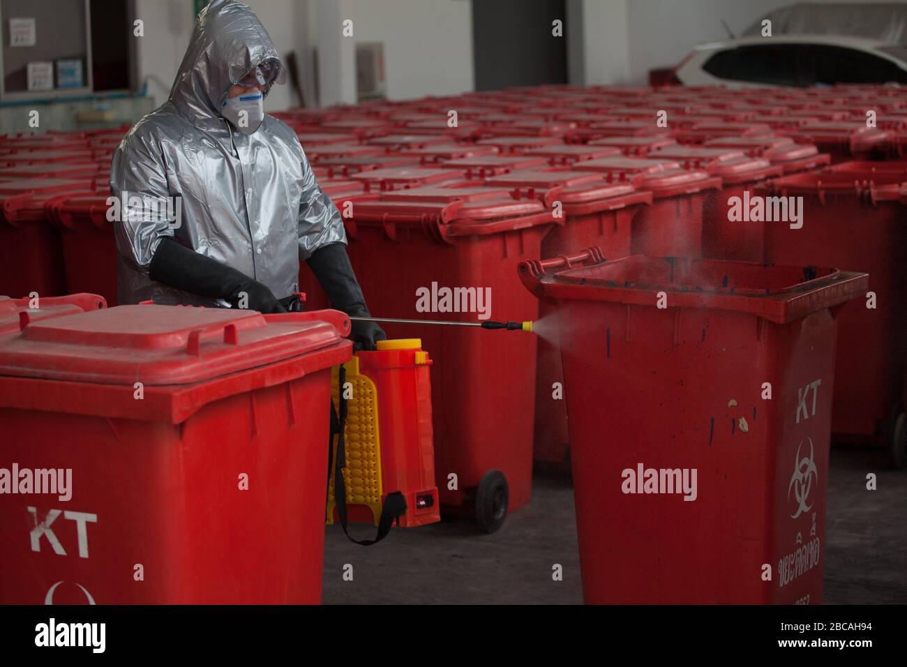 Infectious waste hi-res stock photography and images - Alamy