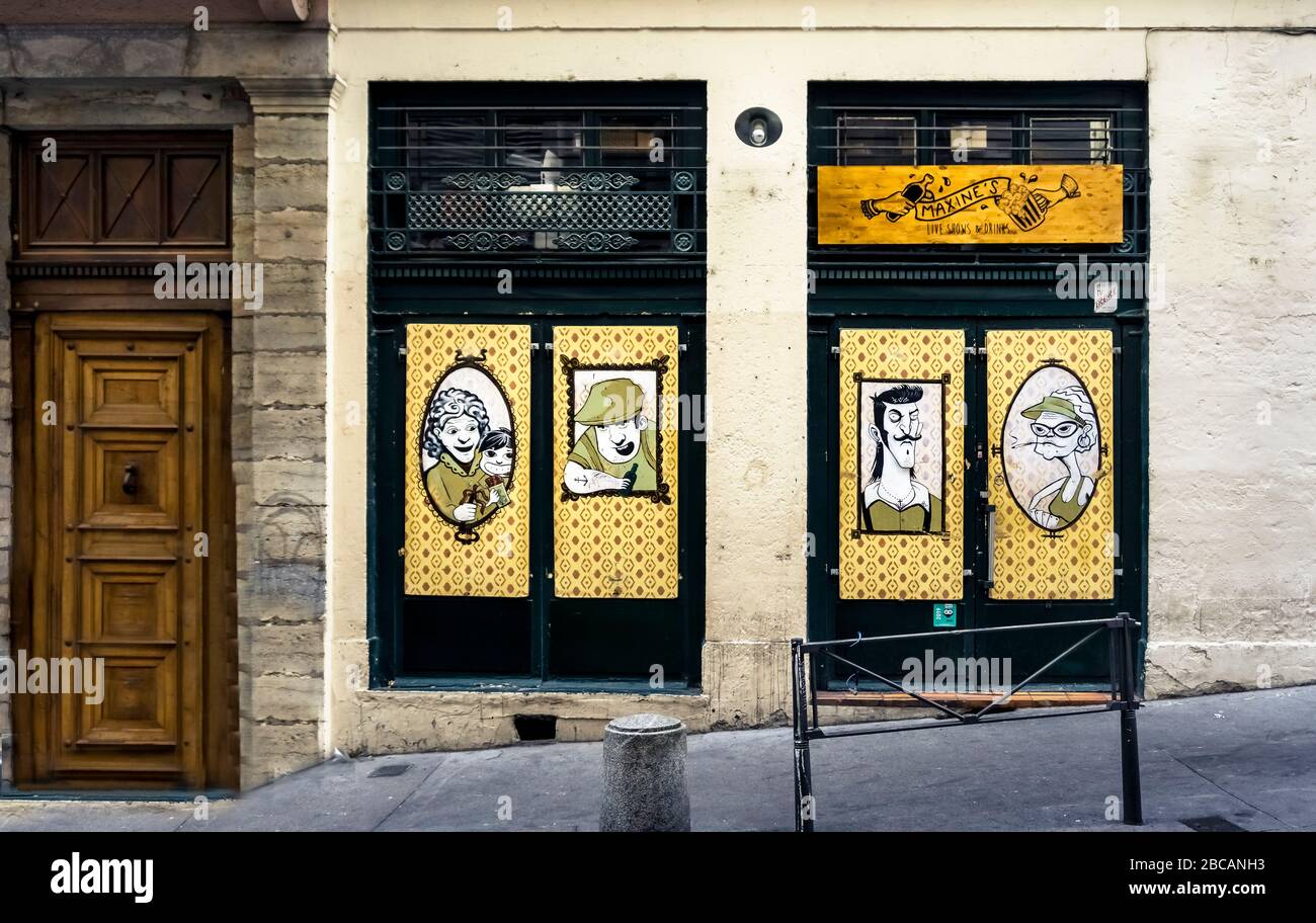 Gaiety show bar hi-res stock photography and images - Alamy