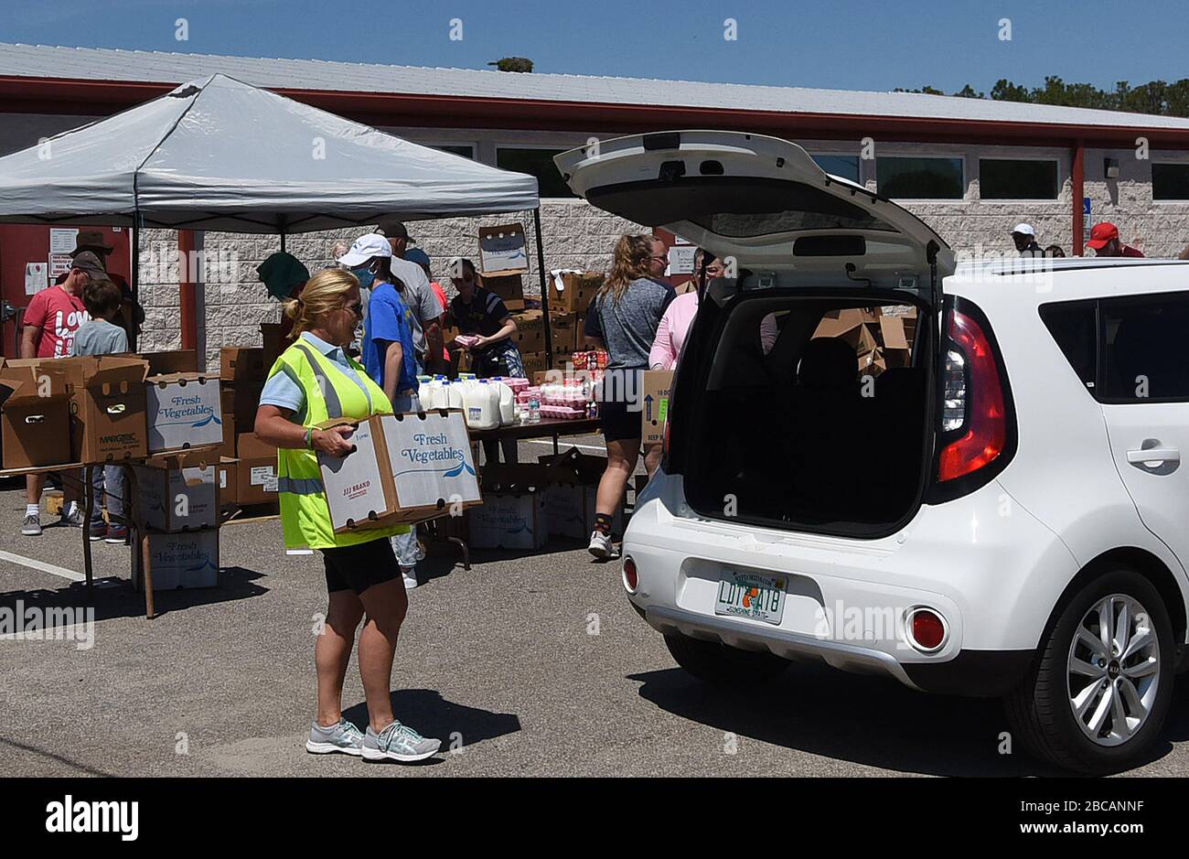 Children food drive box hi-res stock photography and images - Alamy