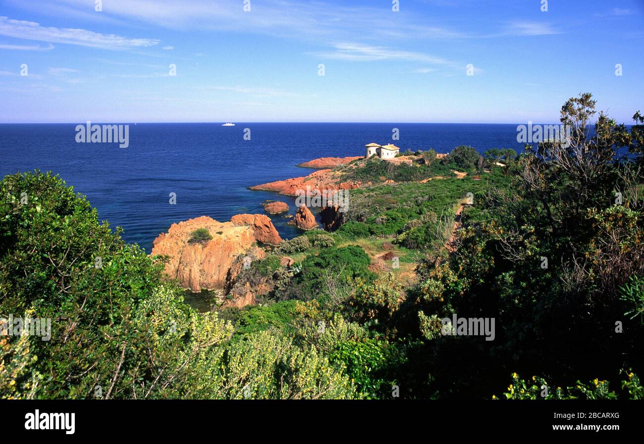 The red rocks of theEsterel Golden Cornice France Provence Stock Photo ...