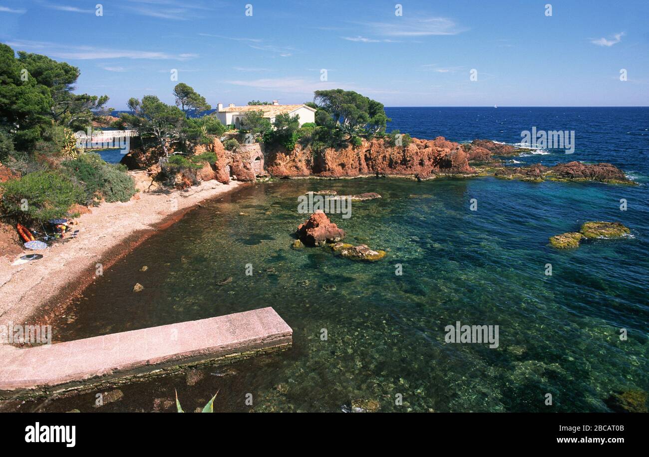 The red rocks of theEsterel Golden Cornice France Provence Stock Photo ...