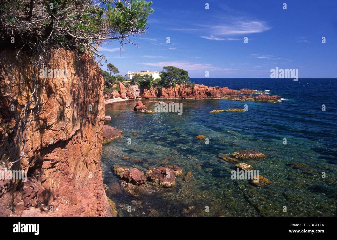 The red rocks of theEsterel Golden Cornice France Provence Stock Photo ...
