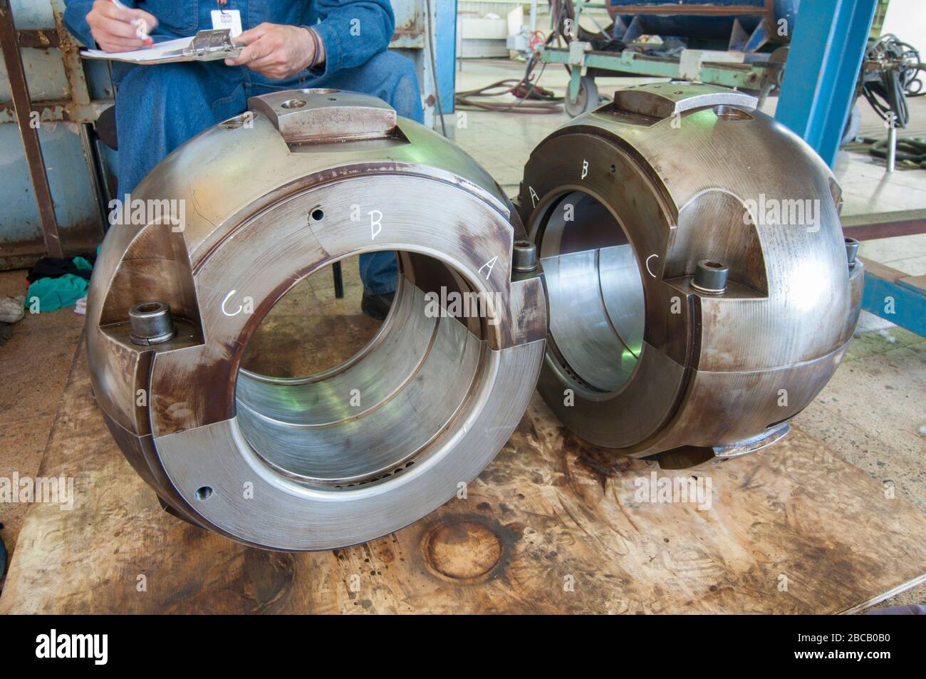 Maintenance skills hi-res stock photography and images - Alamy