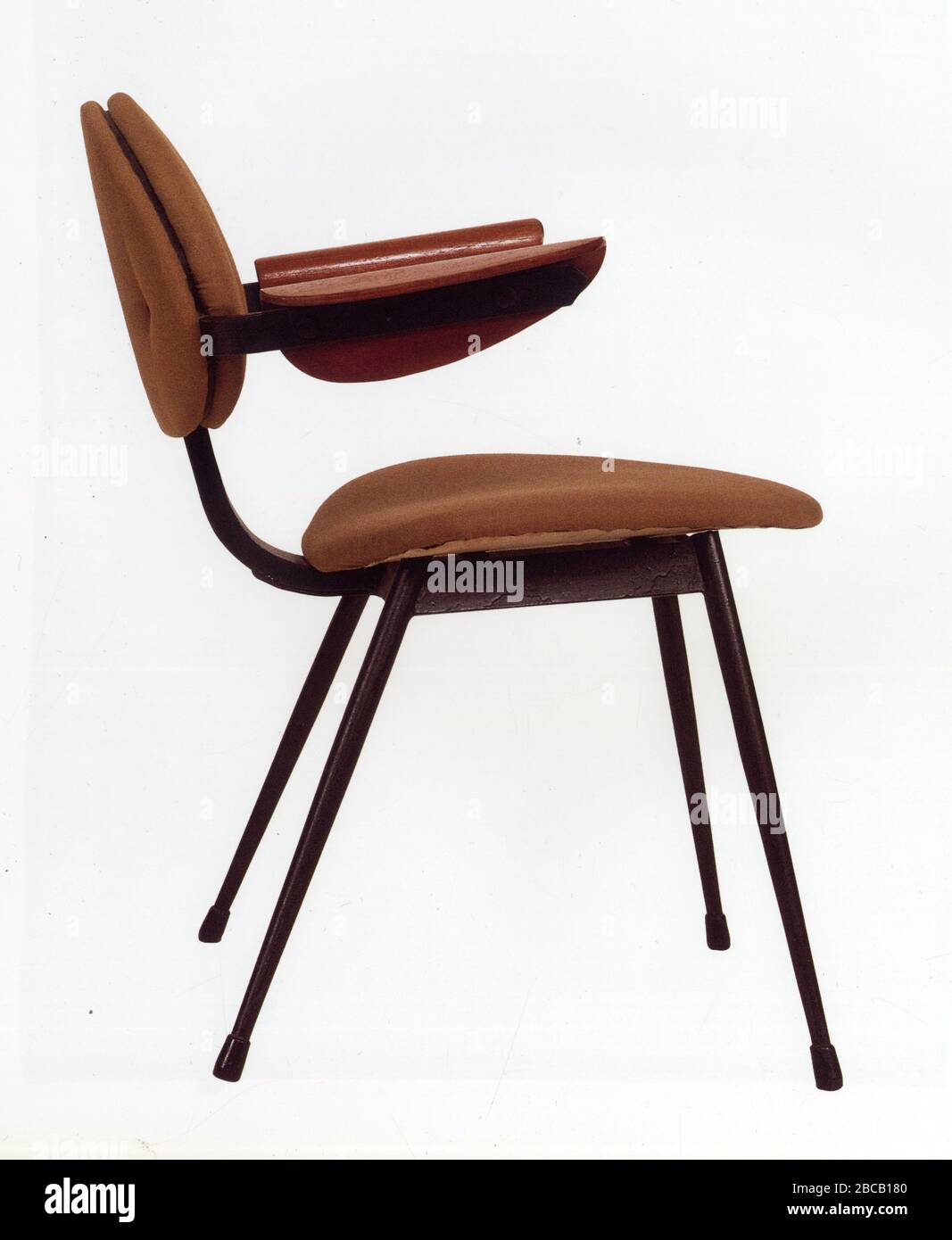 UN FAUTEUIL MODERNE DESIGN Stock Photo - Alamy