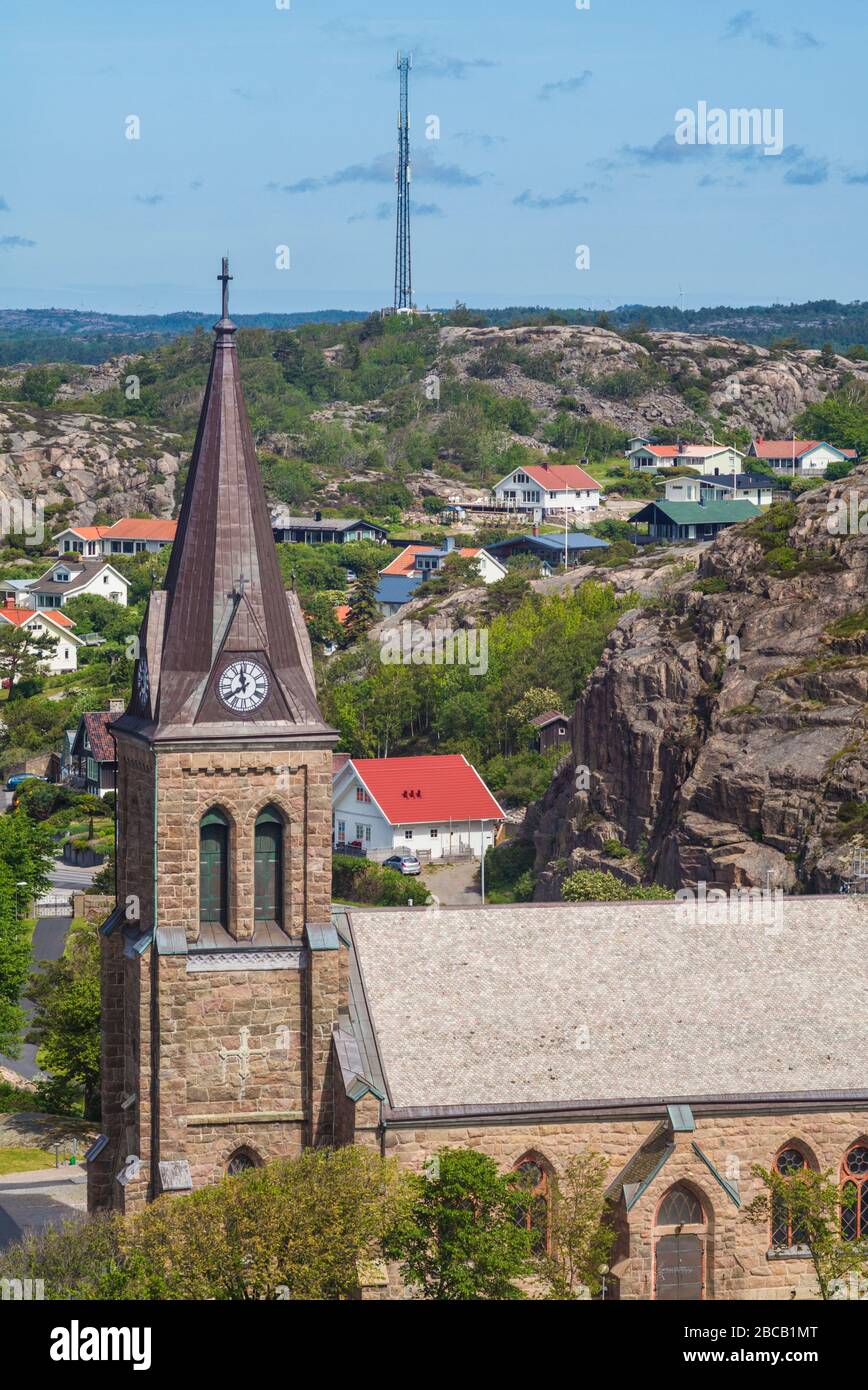 Sweden, Bohuslan, Fjallbacka, elevated view of the town church from the Vetteberget cliff Stock ...