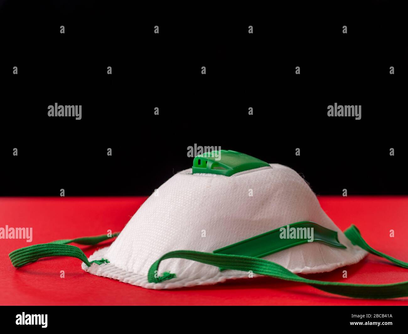 Dust mask with filter hi-res stock photography and images - Alamy