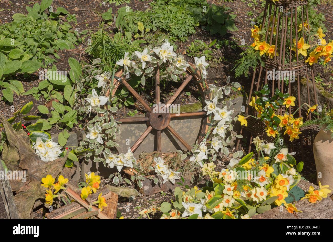 Old wooden wagon with flowers hi-res stock photography and images - Alamy