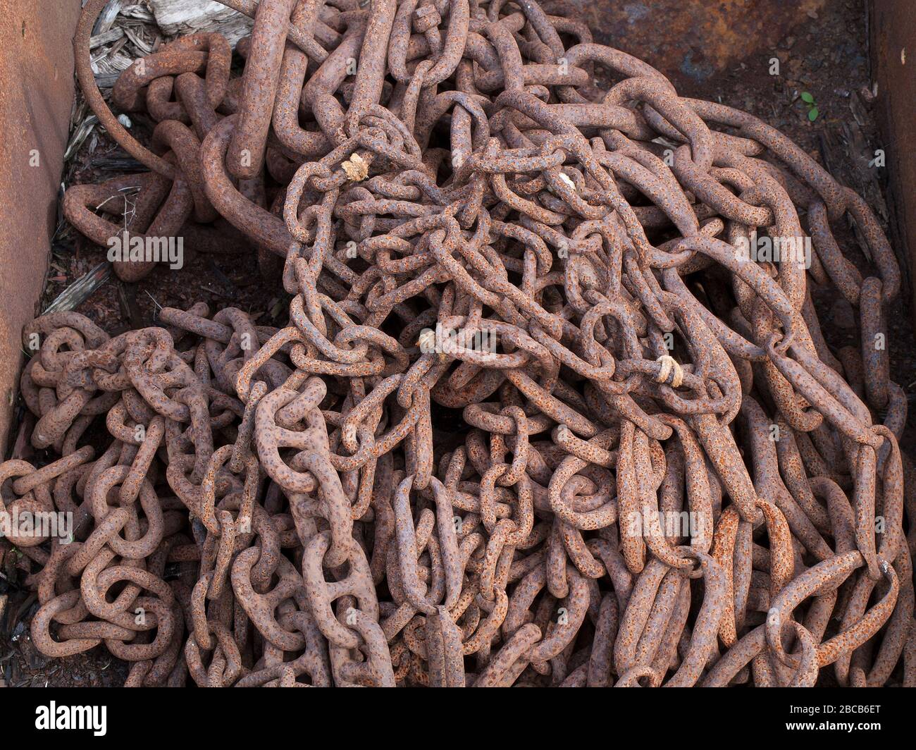 Chain corrosion hi-res stock photography and images - Alamy