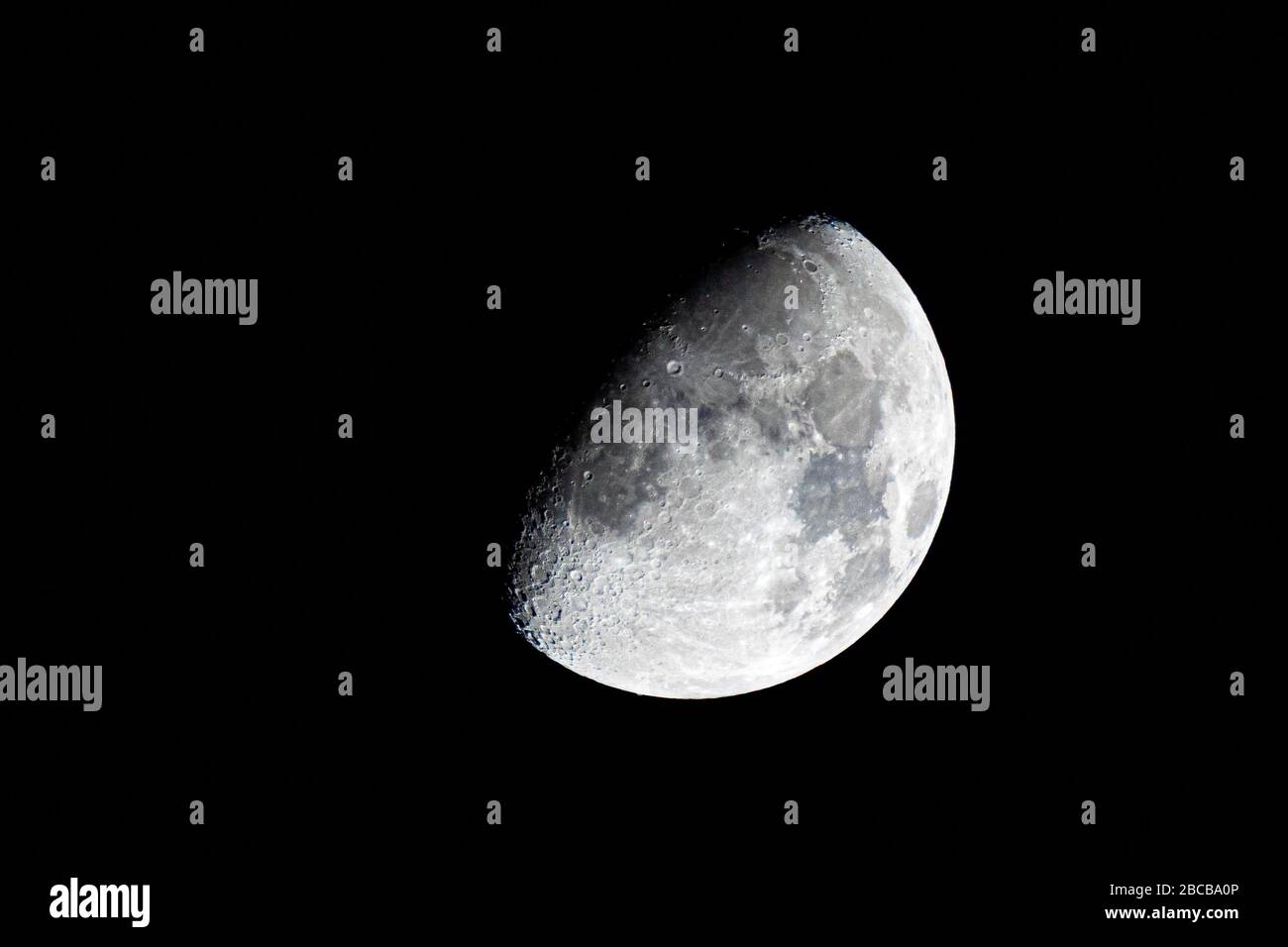 Night sky half moon hi-res stock photography and images - Alamy