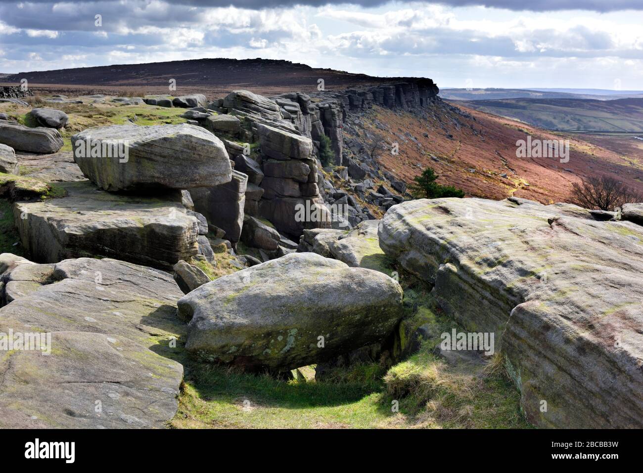 Stanage Edge, gritstone escarpment,Hathersage,Peak district national ...