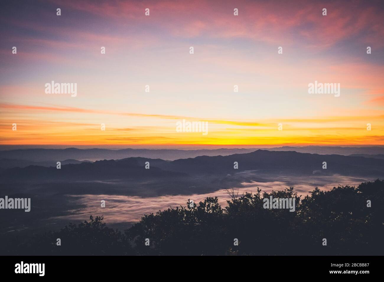 Dynamic shading hi-res stock photography and images - Alamy